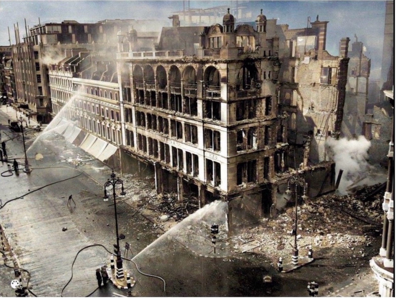 Step back in time - Blitz Spirit: Oxford Street, 1940–43